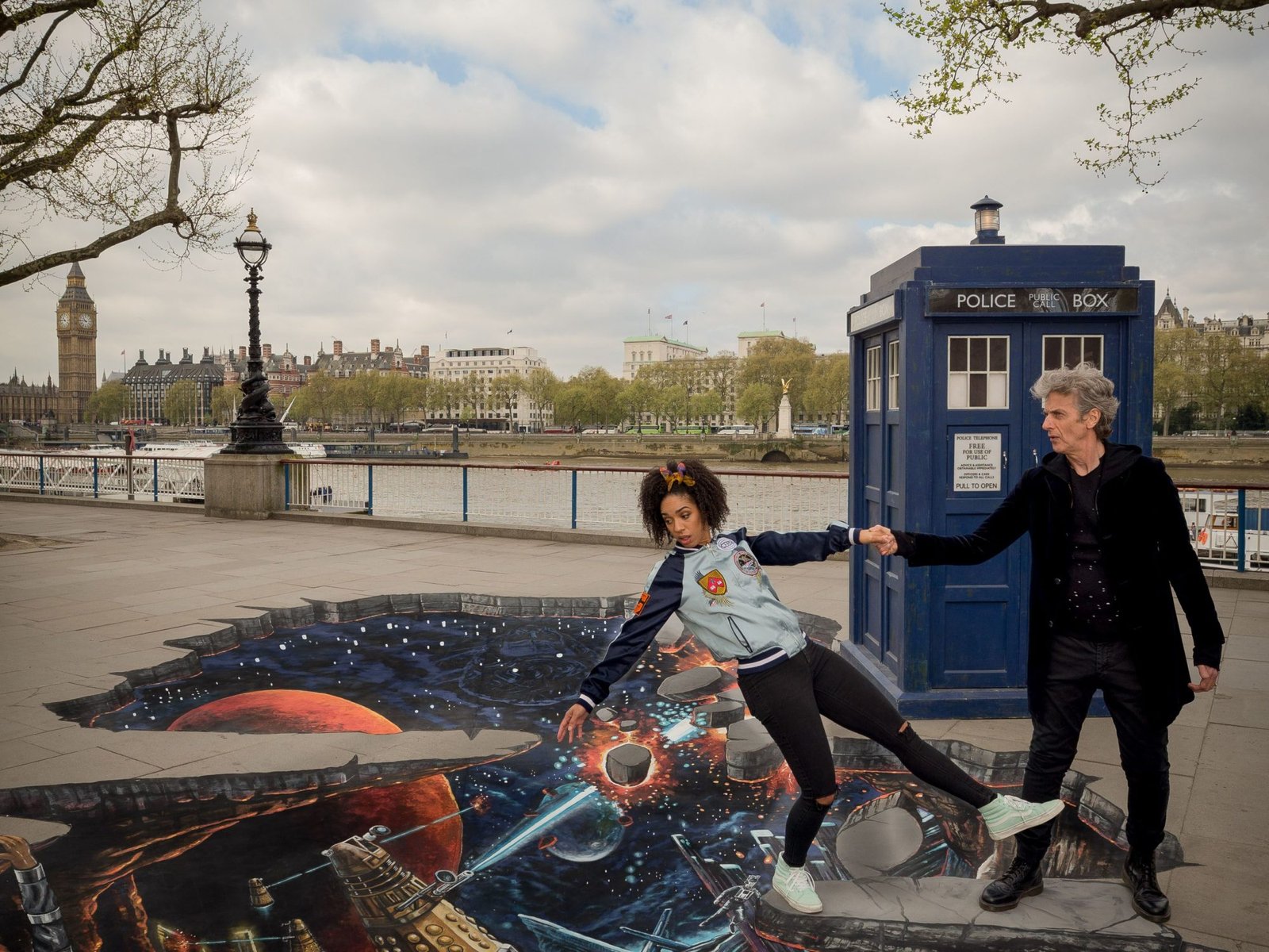 The Doctor and Bill Save London From An Alien Invasion! – The Doctor ...