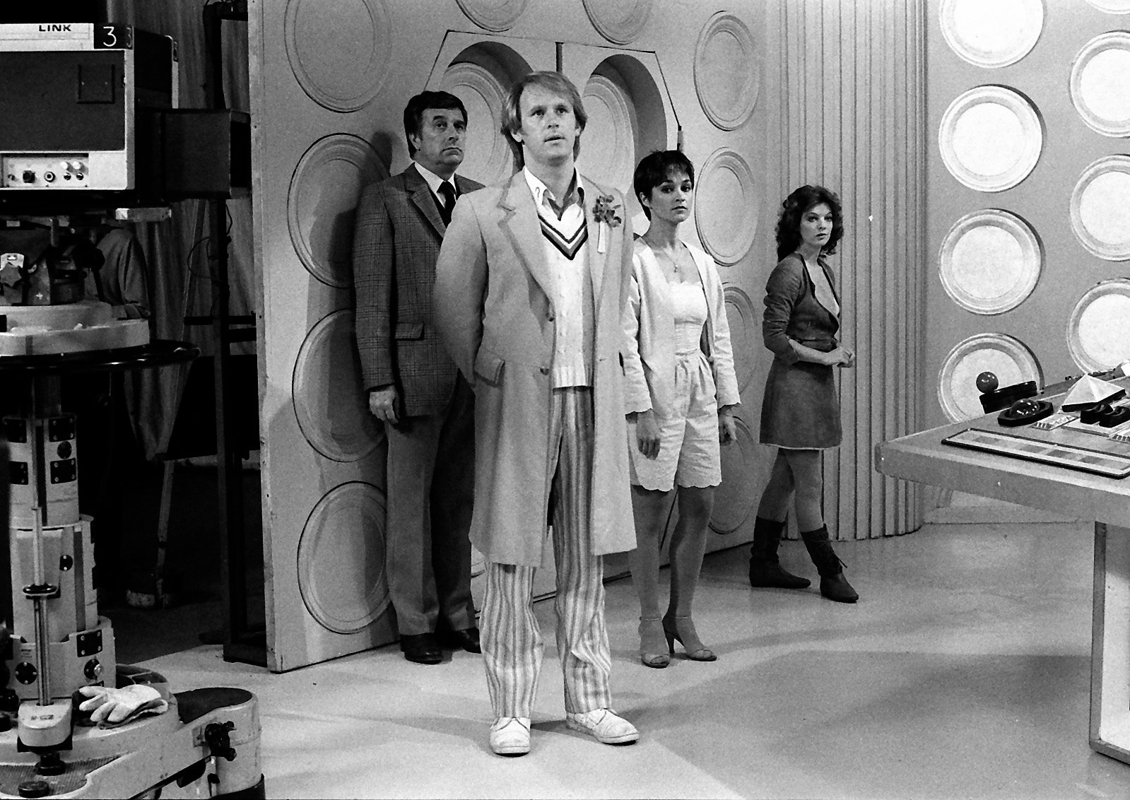 Unloved But Not Forgotten: Revisiting Doctor Who — Mawdryn Undead – The ...